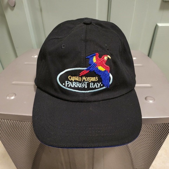 Captain Morgan | Accessories | Vintage 9s Captain Morgans Parrot Bay ...